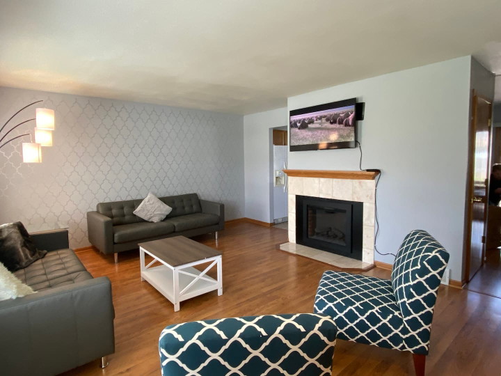 Clean, Quiet & Family-friendly Townhouse-14 People - Middleton, WI