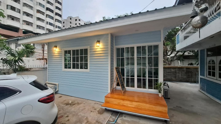 Tiny Cute Knockdown Cottage Near Bts, Quite, Warm - Bangkok