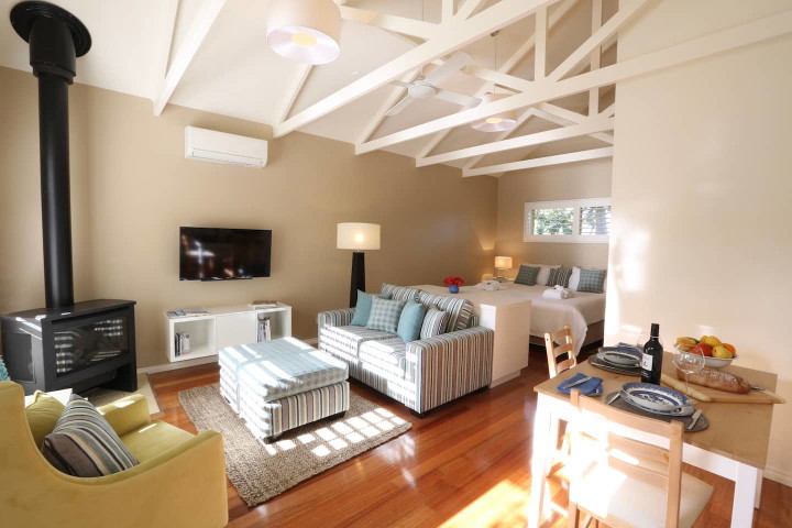 Driftwood - Spa Cottage For Two - Melbourne