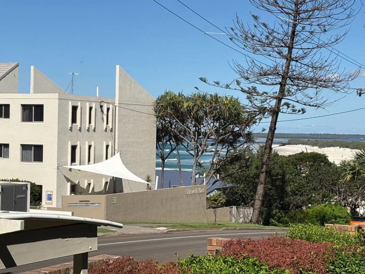 Kokomo Unit 4| Central Beachside Retreat Near King - Caloundra