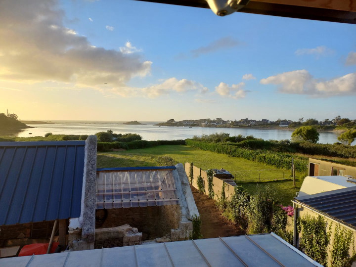 Gîte De L'holothurie: Maison Les Pieds Dans L'eau! - Finistère