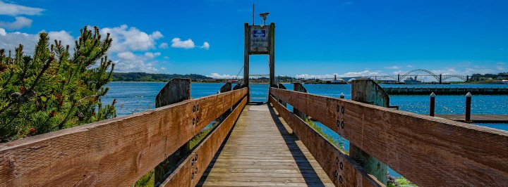 Deluxe King Room With Balcony & Marina Access - Newport, OR