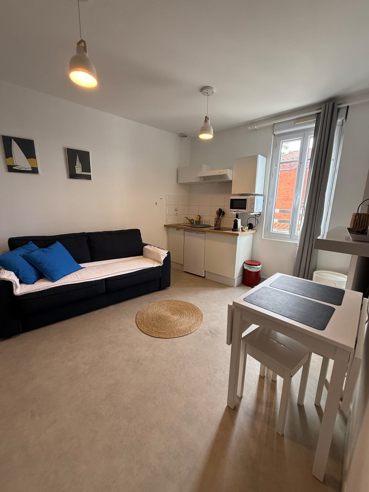 Studio Cocoon
1 A 2 Personnes

Lit 2 Places Conver - Angoulins