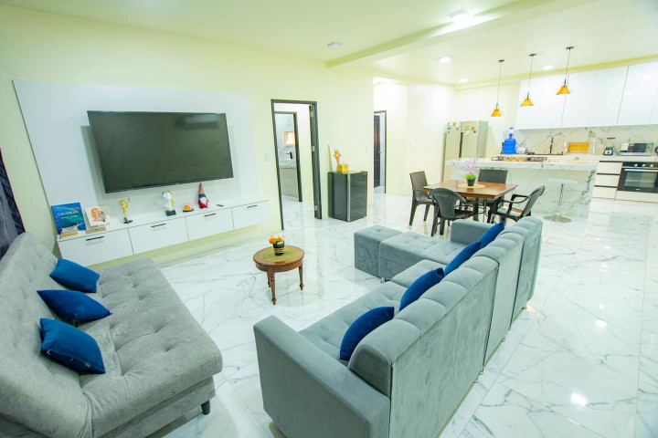 2 Blocks From The Beach And The Sea - Galápagos Islands