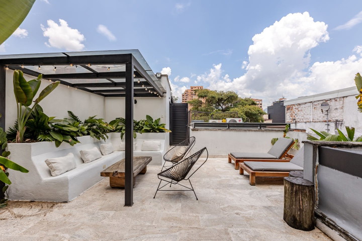 Poblado, Provenza-villa 8 Bedrooms/8 Bathrooms And Swimming Pool - Medellín, Colombia