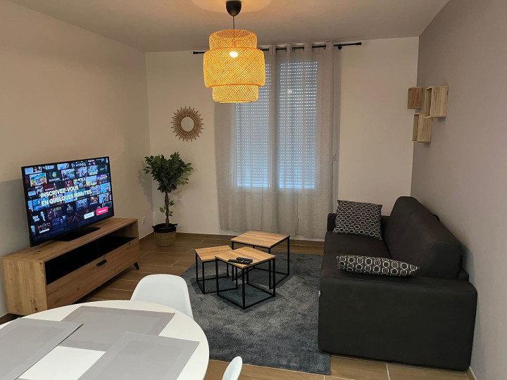 Le 102 De La Gare: Appartement Neuf Et Climatisé - Châlons-en-Champagne