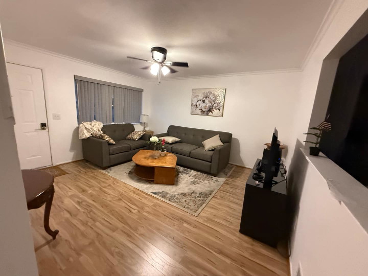 4 Bed 2 Bath, Near Airport Amazon 96/275full House - Livonia