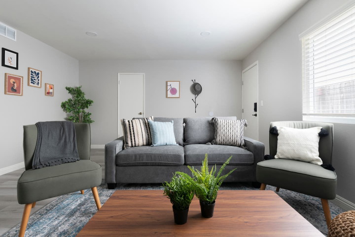 Dt Alhambra 2br/2ba With King Bed + Ev Charger - Alhambra, CA