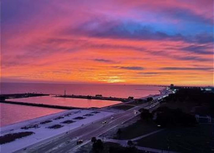 Beautiful Condo With Gulf Views 2 Bedroom / 2 Bath - Biloxi, MS