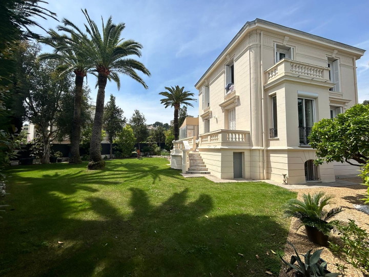 Große Villa Mit Park In Meeresnähe - Nizza