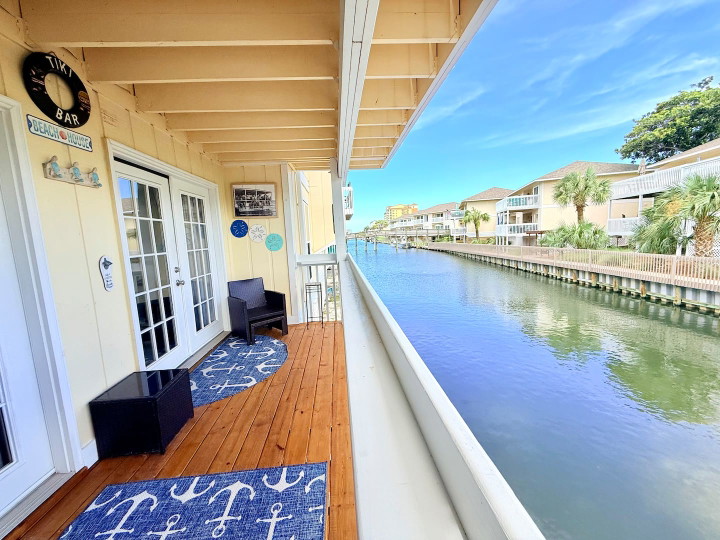 Snowbird Haven | Heated Pools & Pickleball - Destin, FL