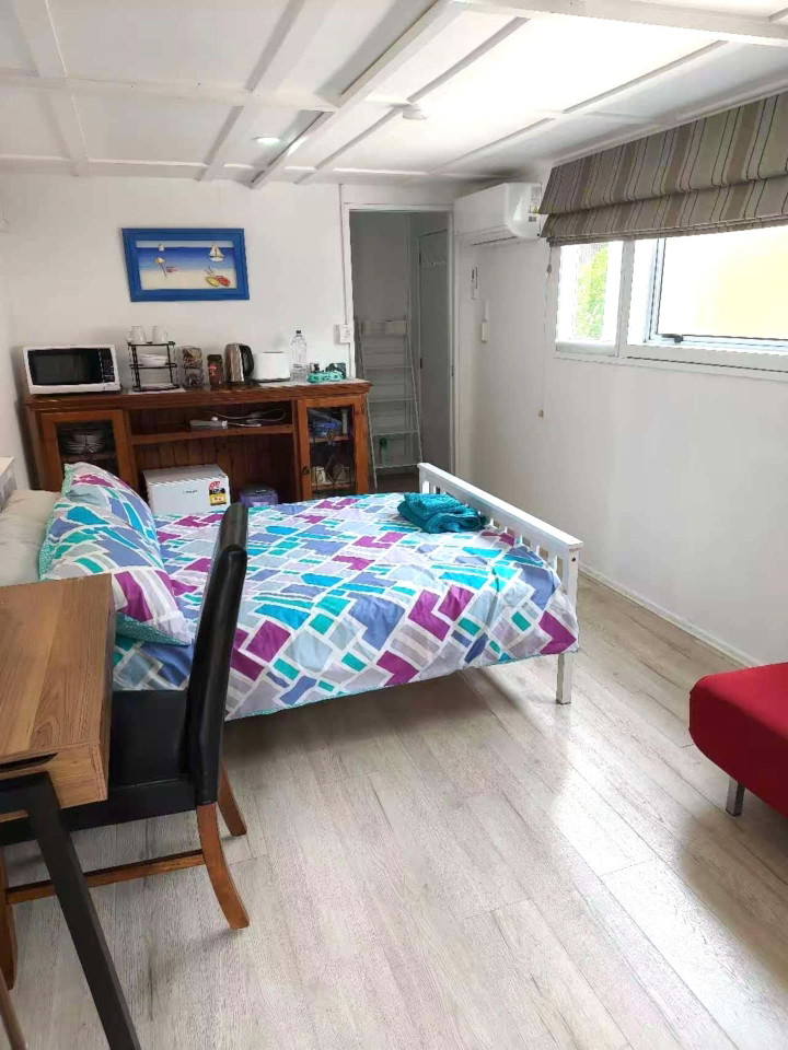 Ensuite Room With Own Entry Close To Airport - Christchurch