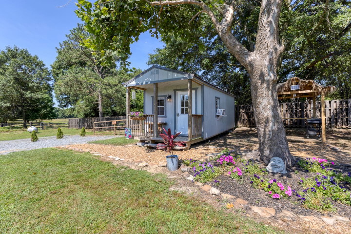 Unique 1 Bedroom Cabin On Pond - Alabama