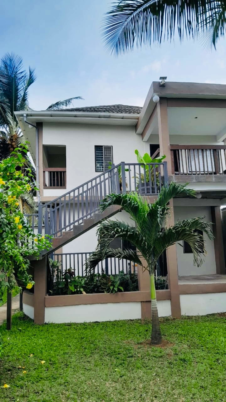 Eco-friendly Luxury Home With Ultimate Tranquility - Monrovia