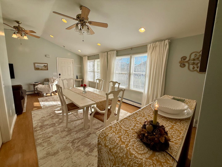 This Is Where You Want To Be! Relax&rejuvenate. - Barrington, RI