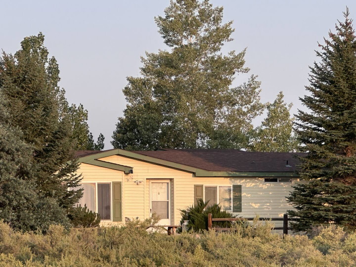 Cool Sunshine Cottage; Break Away For The Dunes - Alamosa, CO