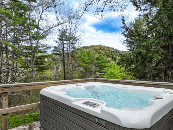 Woodstock Hillside Hideaway | Green Mountain Views - Woodstock, VT