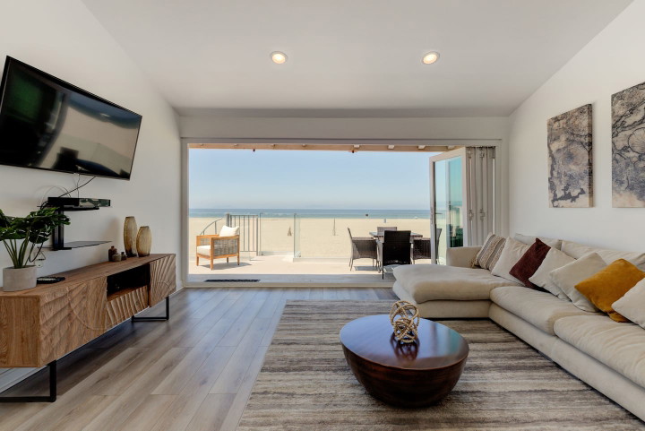 Ocean Front Modern Luxurious Beach Home-game Room - Oxnard, CA