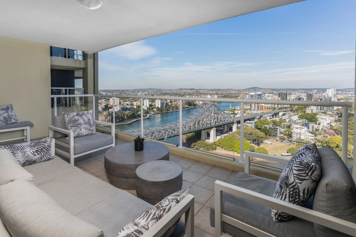 3 Bedroom Apartment With Stunning Views - Brisbane