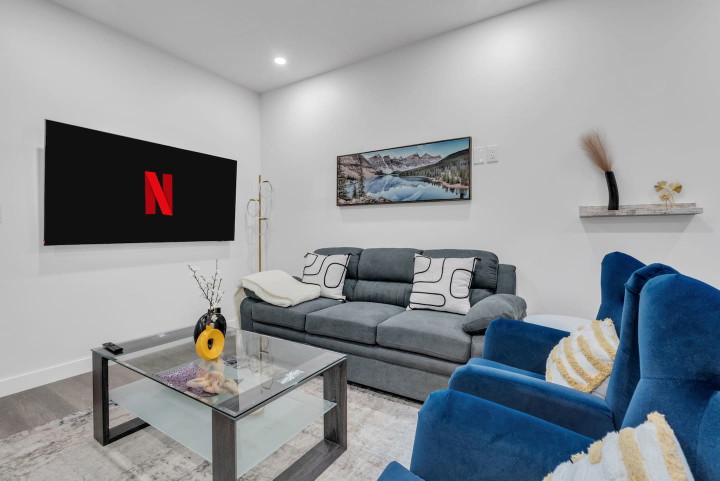 Elegant 2-bedroom Guest Suite - Canadá