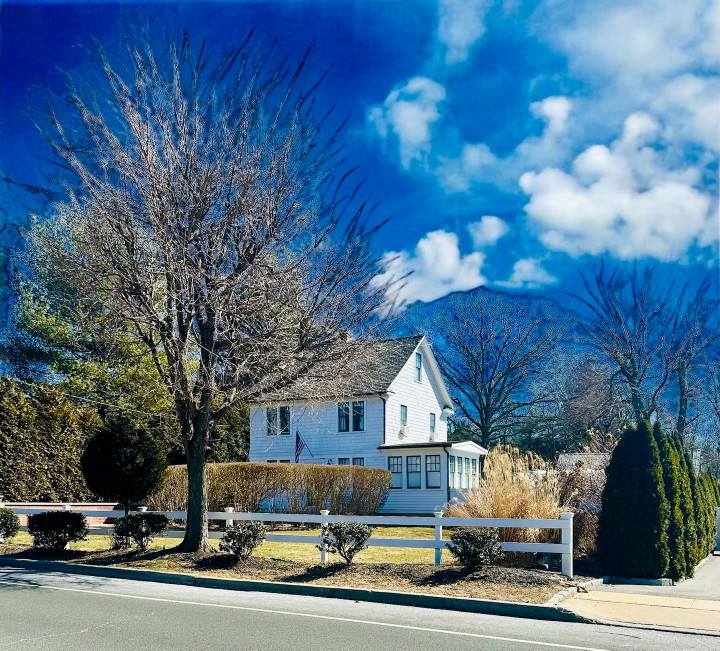 Charming House Near Village And Park In Huntington - Huntington, NY