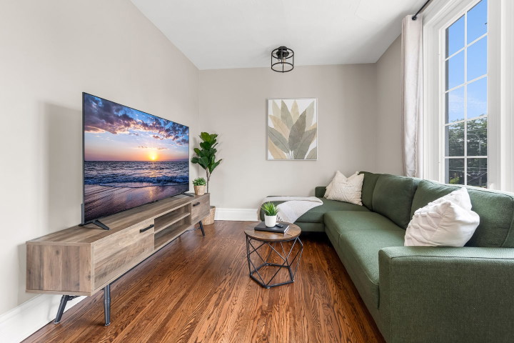 Trendy Downtown Loft Close To Food, Wine & Falls! - St. Catharines