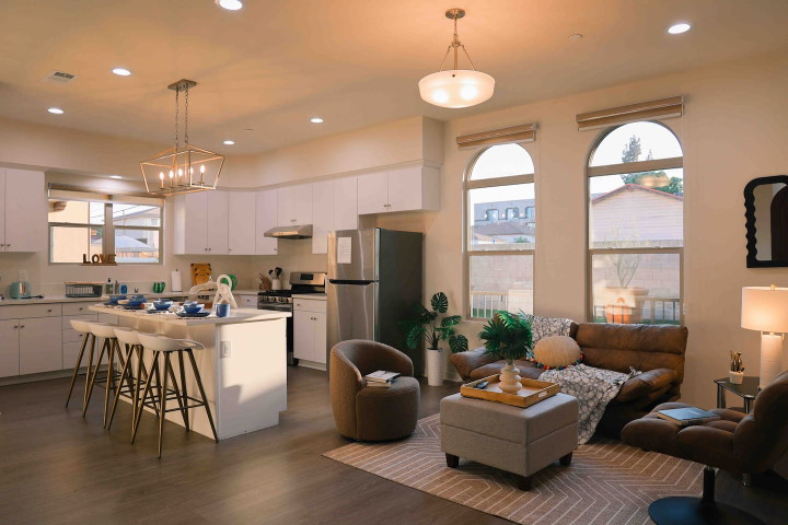 Quiet Arc Decent Brand New 2b2.5b Townhome Stay - Sierra Madre, CA