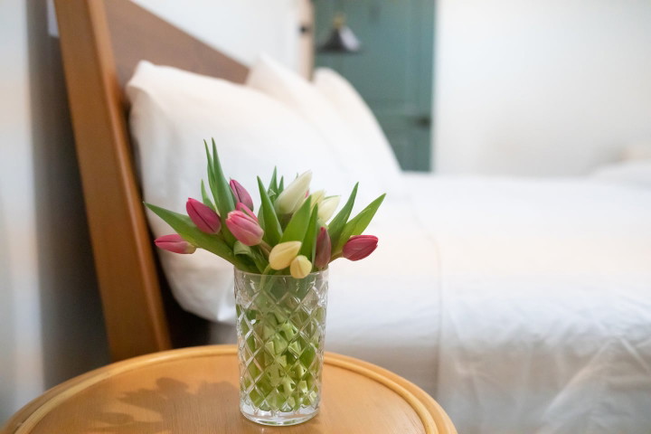 Charming Downtown Hotel Above Wine Bar -  Room 1 - Jacksonville, IL