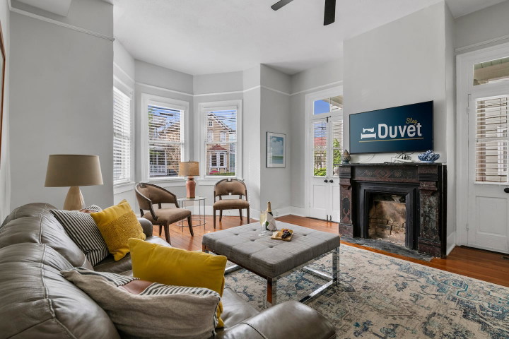 Two Blocks To King Street | Sunflower Suite - Charleston, SC