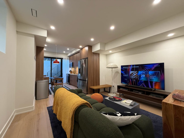 Modern Lower-level Suite Near Ttc And Amenities - Toronto