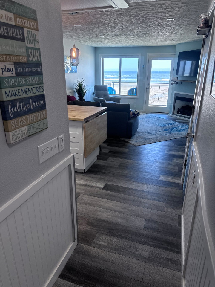 Oceanfront Rockaway Beach Condo - Rockaway Beach, OR