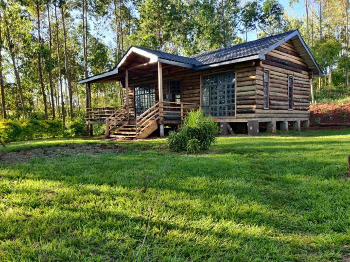 Muskoka Log Cabin On 7 Acre Garden - Kenya