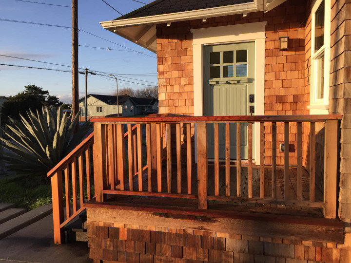 Redwood Bungalow  Built In 1923, Newly Renovated - Crescent City, CA