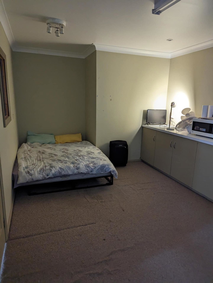 X2 Beds In A Large Classic Building - Australia