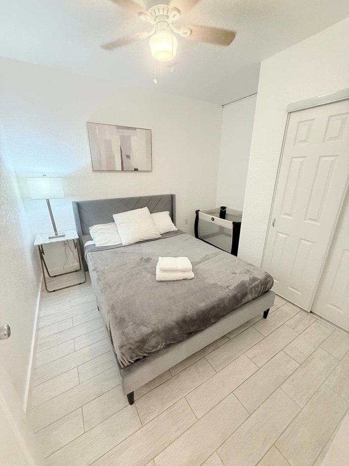Family 2br Retreat Near Beaches - North Port, FL