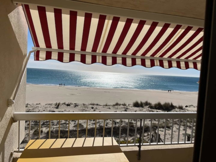 Complètement Rénové Avec Terrasse En Bord De Mer - Marseillan