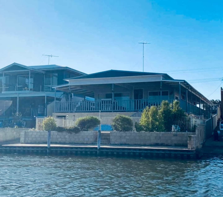 South Yunderup Waterfront Home With Boat Jetty - Pinjarra
