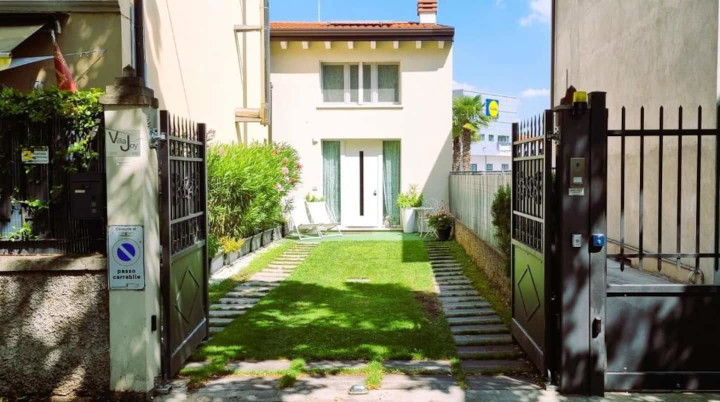 Chalet Deluxe Villa Joy Verona, Garden, Family Ok - Lake Garda