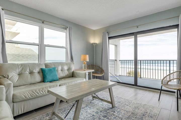 Oceanfront Blackbar Bungalow-on No-drive Beach! - Daytona Beach Shores, FL