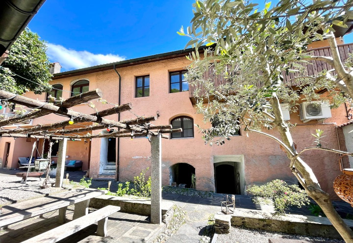 2 Wohnungen Mit Innenhof - Bellinzona