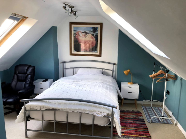 Delightful Attic Room, En-suite - Cheltenham