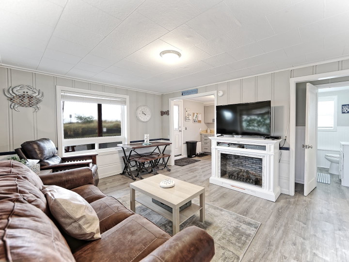 Beachfront Condo Retreat- Steps From The Sand #5 - Rockaway Beach, OR