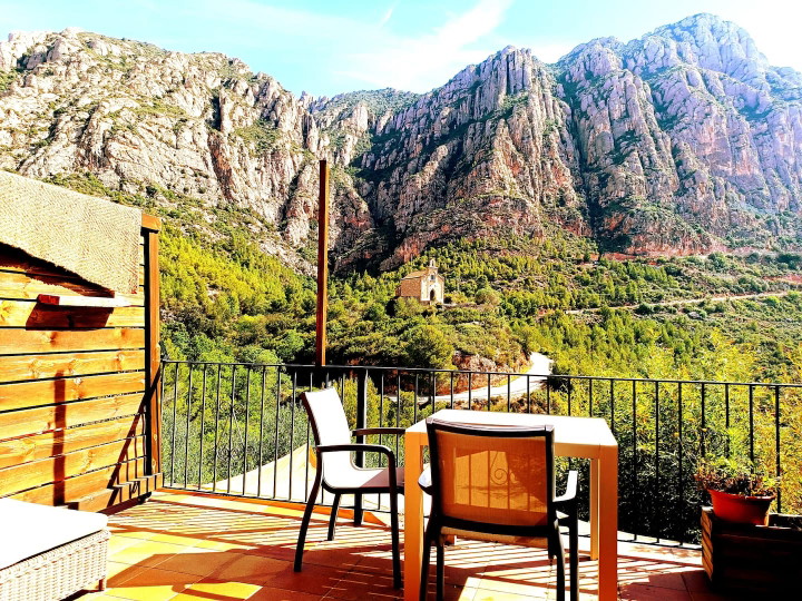 Montserrat Balcony Apartment - Catalonia