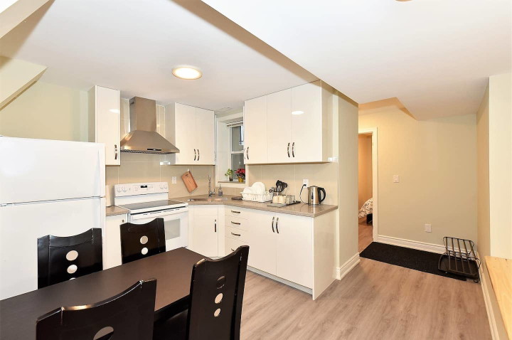Private 2 Bedroom Apt/close Subway&mall/gardenview - Mississauga