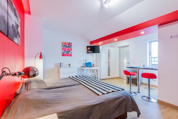 Lovely Red Studio With Balcony And Ac 4c - Coimbra