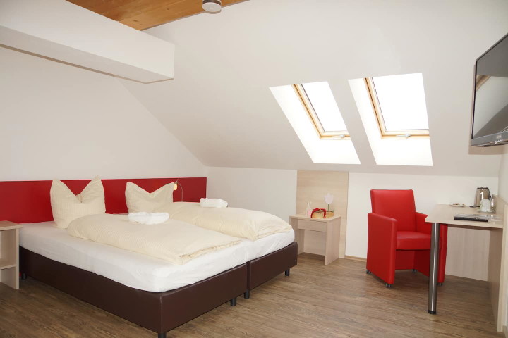 Doubelbedroom Sharing Bathroom (For 6 Persons) - Füssen