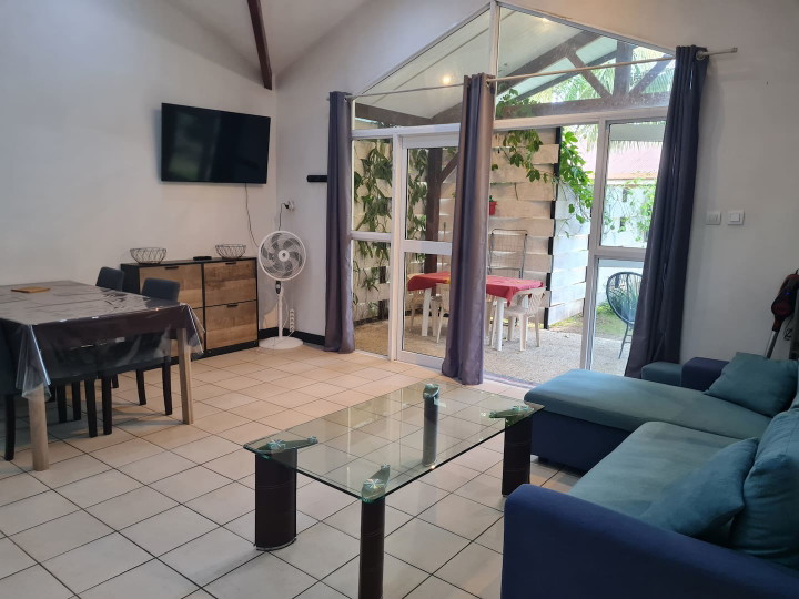F2 House With Garden - New Caledonia