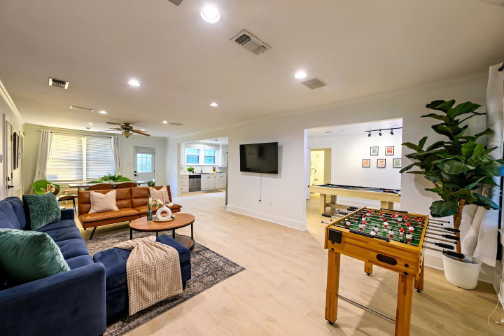 6 Beds In Comfy Midcity Cottage - Baton Rouge, LA