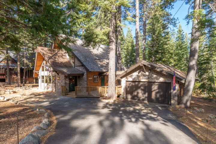 Rustic Beauty In Chamberlands Full Beach & Pool - Lake Tahoe