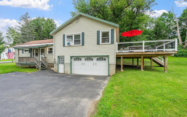 Peaceful Lake View Getaway - Gloversville, NY